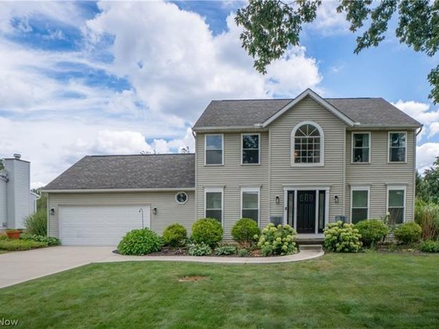 6526 Sugargrove Cir NE, Canton, OH 44721