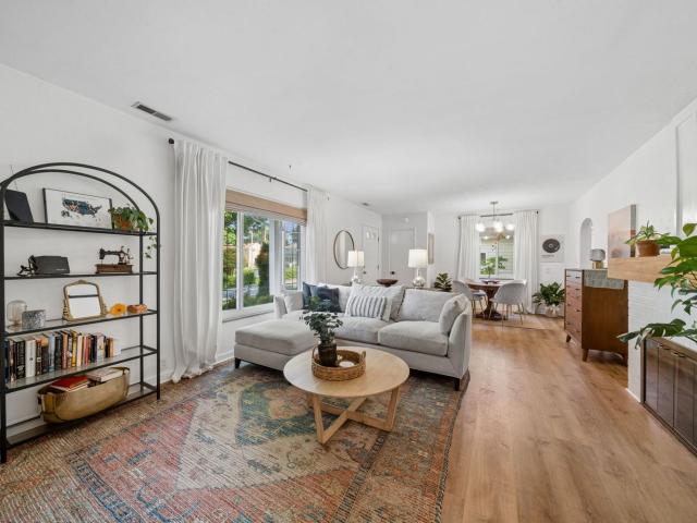 6526 Woodlawn