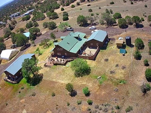 6527 Maxwell Lane