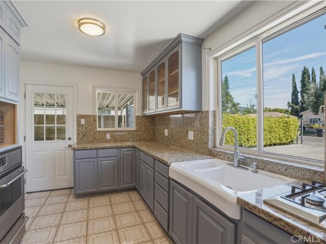 6527 Buffalo Ave, Van Nuys, CA 91401 | MLS #GD26038 | Compass