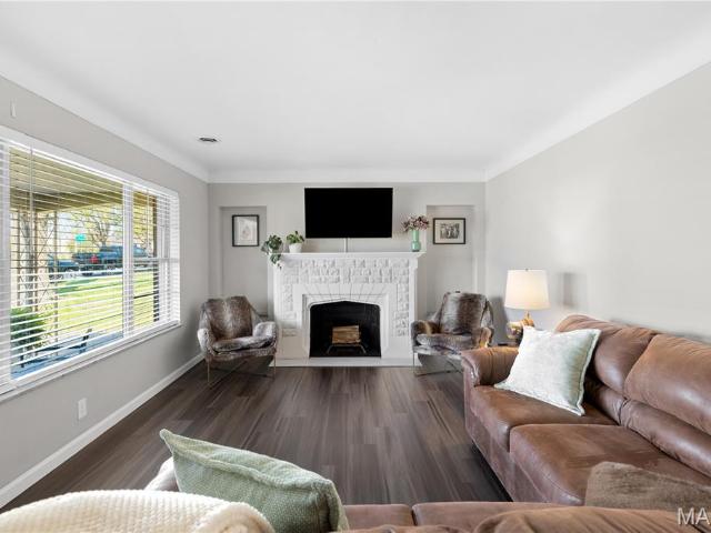 6527 Gramond Dr, St. Louis, MO 63123 | Compass