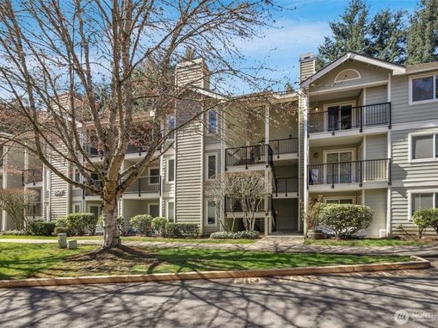 6527 th St SW Apt 304, Lynnwood, WA 98036