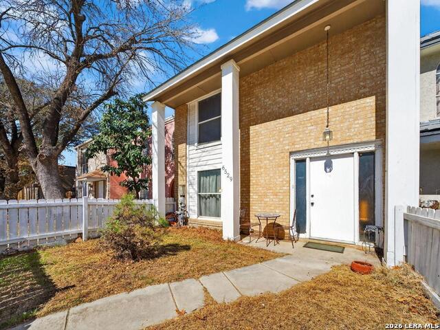 6529 Spring Hurst