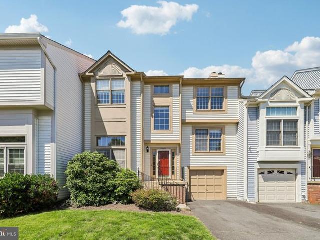 6520 Palisades Dr, Centreville, VA 20121
