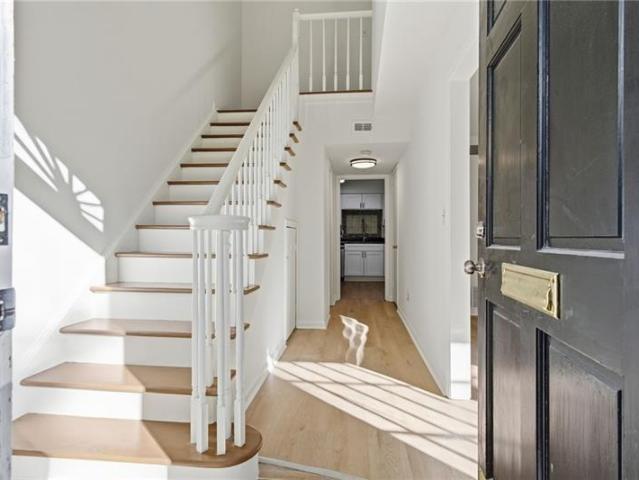 6520 Roswell Road 79