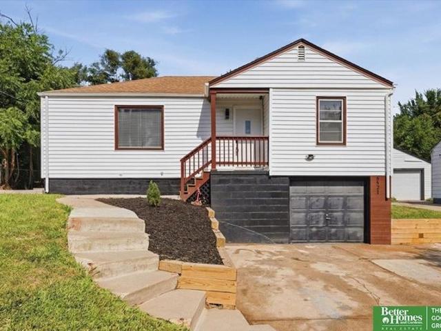 6521 N 35th St, Omaha, NE 68112