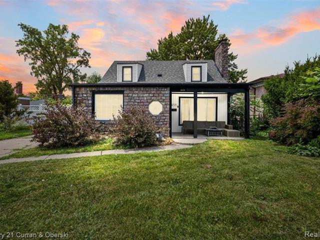 6521 Berwyn St, Dearborn Heights, MI 48127