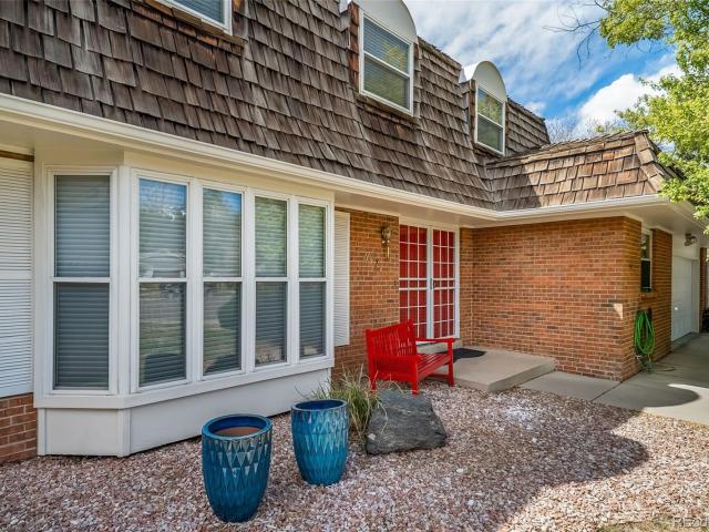 6521 S Pontiac Court