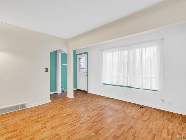 6522 Saline Drive