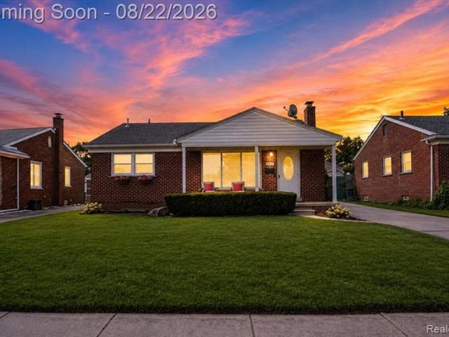 6523 Henry Ruff Rd, Garden City, MI 48135