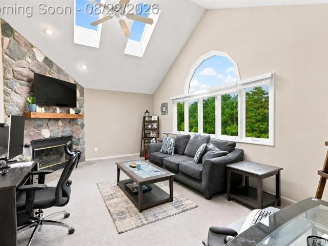 6523 Ridgeview Drive