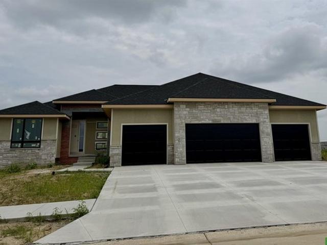 6523 S 214th St, Elkhorn, NE 68022