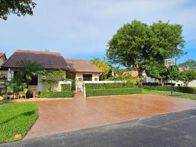 6523 133rd Pl SW, Miami, FL 33183