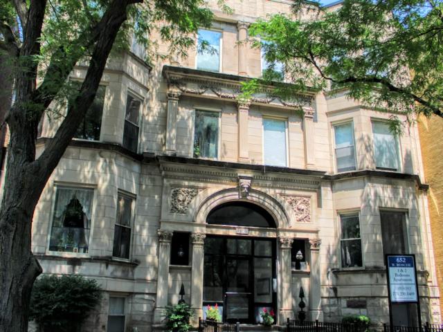 652 54 W. Roscoe