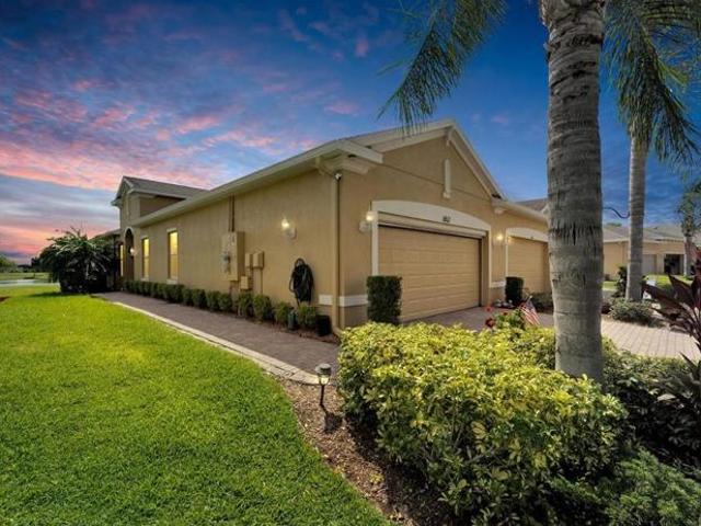 652 Chipper Dr, Sun City Center, FL 33573