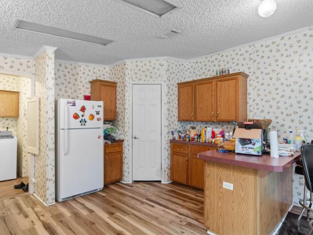 652 bear grass rd w