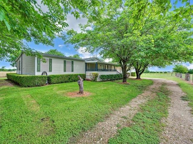 652 Middle Windsor Rd, McGregor, TX 76657