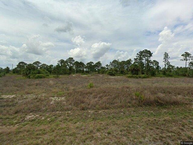 652 Mulberry Ave S, Lehigh Acres, FL 33974
