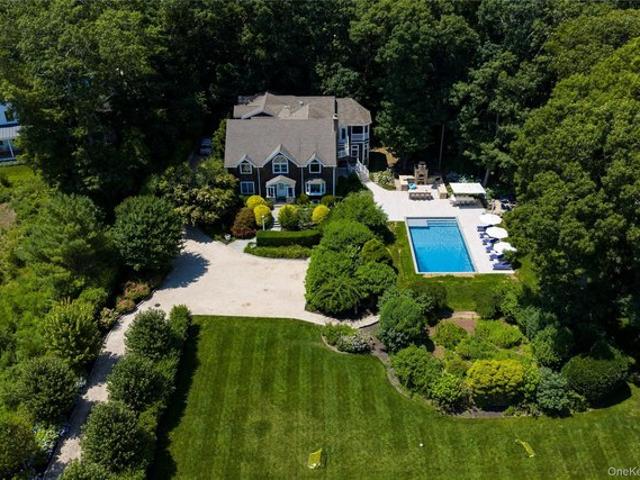 652 Noyack Path, Water Mill, NY 11976