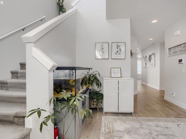 652 SW 49TH DR