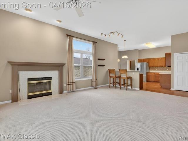 652 Woodside Drive