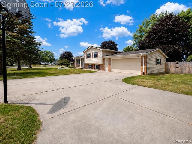 6534 Meadowwood Lane