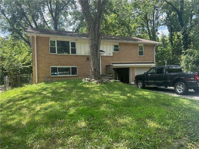 6534 NW Hamer Dr, Kansas City, MO 64118