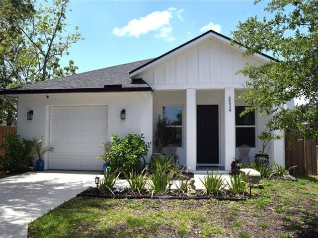 6534 Wayne St, Saint Petersburg, FL 33702