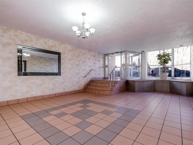 6535 Broadway, Unit 5C | Compass