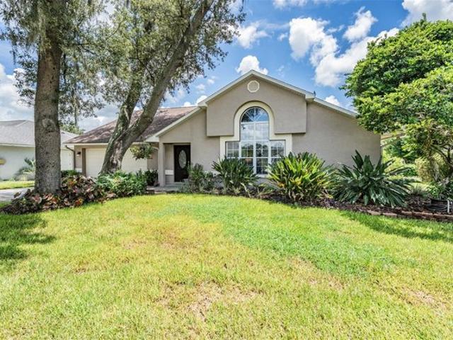 6536 Northlake Dr, Zephyrhills, FL 33542