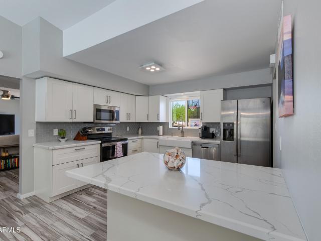 6537 E PALM Lane