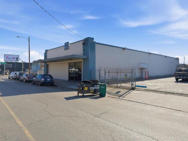 6537 Foothill Boulevard