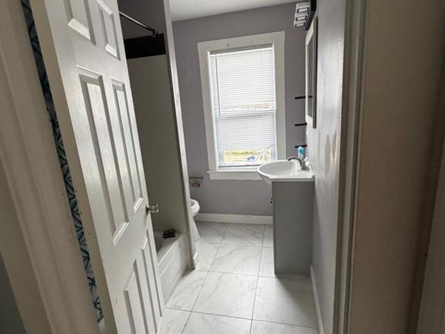 6537 Parnell