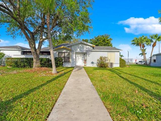 6537 SW 152nd Pl #2 37, Miami, FL 33193