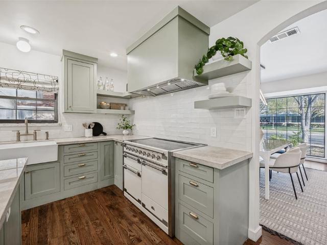 6538 Royal Lane