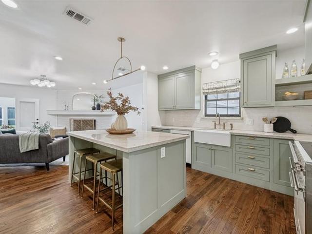 6538 Royal Ln, Dallas, TX 75230