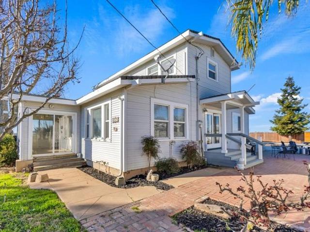 6539 E Peltier Rd, Acampo, CA 95220