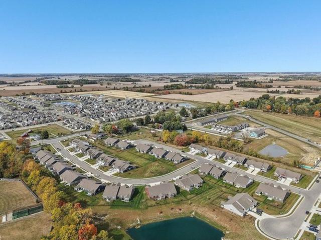 6530 Prairie Chase Dr, Whitestown, IN 46075
