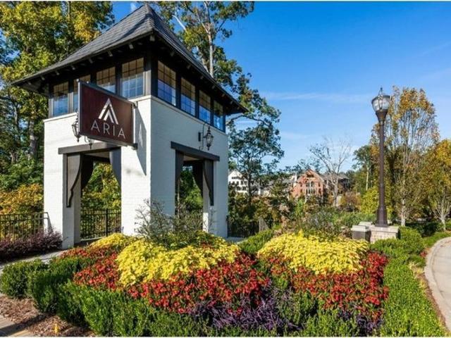 6532 Beacon Dr, Atlanta, GA 30328