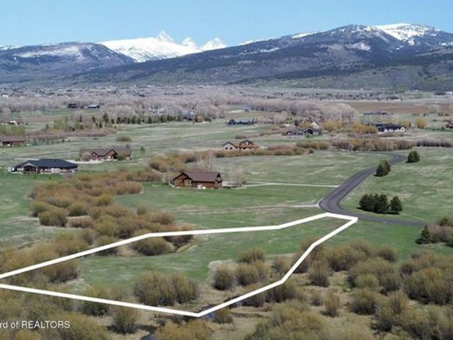 6532 Fox Springs Dr, Victor, ID 83455