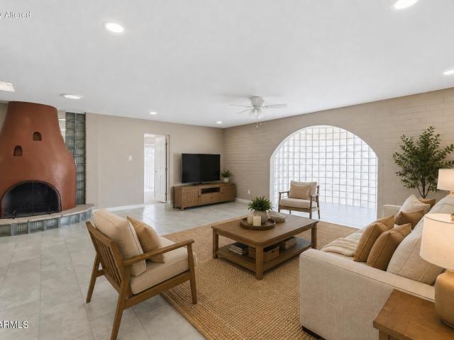 6532 W Medlock Drive