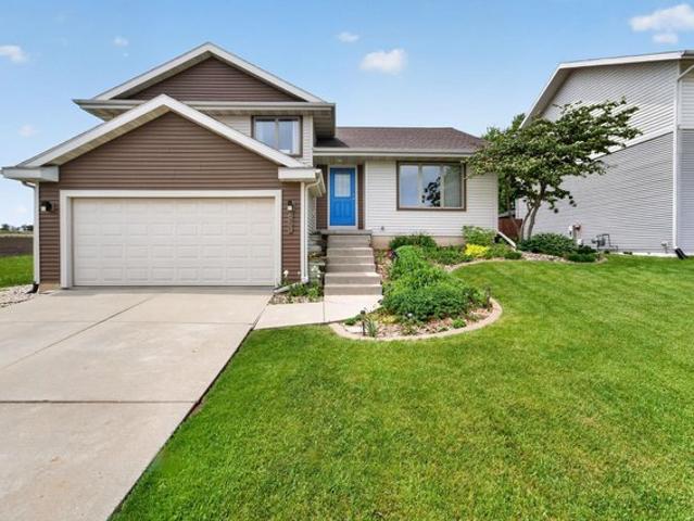 653 Autumn Wood Pkwy, Deerfield, WI 53531
