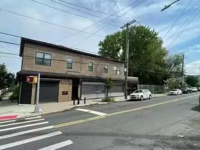 653 Henderson Avenue, Staten Island, NY 10310