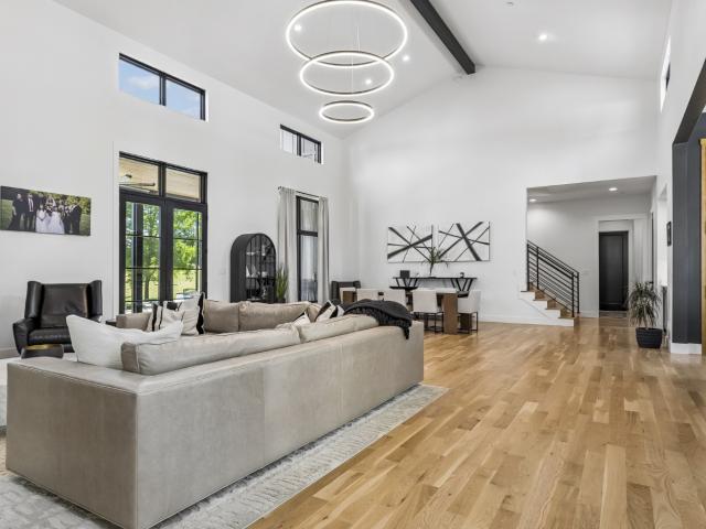 653 Hicks Edgen Rd