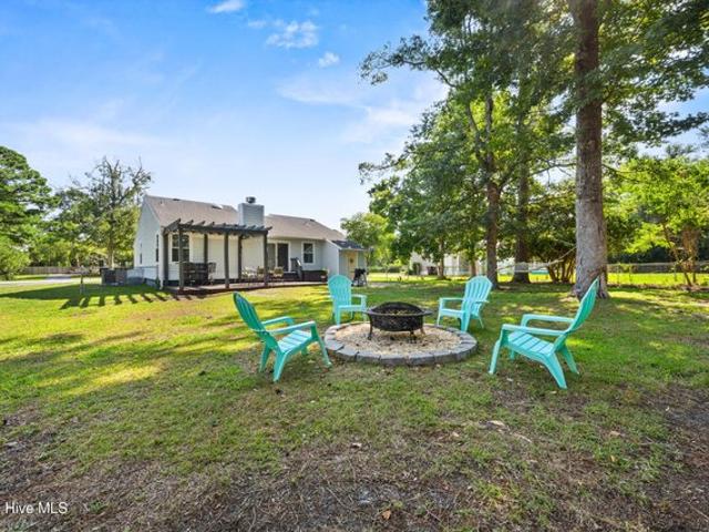 653 Hidden Valley Rd, Wilmington, NC 28409