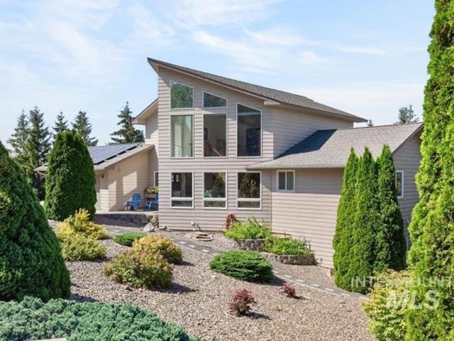 653 Indian Hills Dr, Moscow, ID 83843