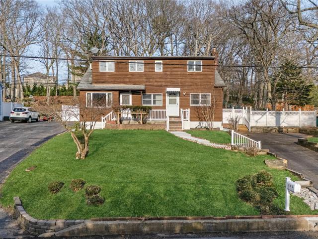 653 Meadow Rd, Smithtown, NY 11787 | MLS #980129