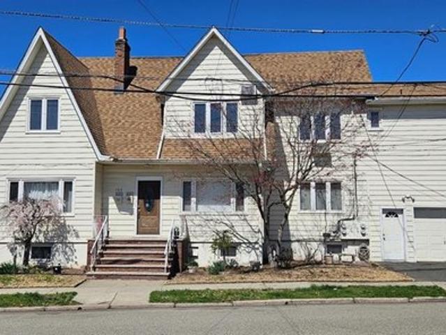 653 New York Ave, Lyndhurst, NJ 07071