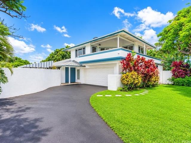 653 Ulumaika St, Honolulu, HI 96816