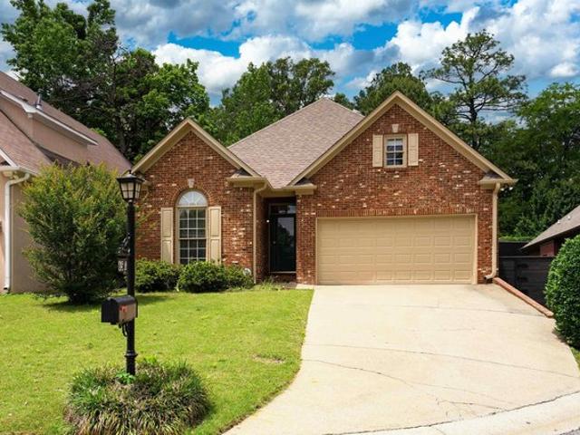 653 Village Crest Cir, Hoover, AL 35226